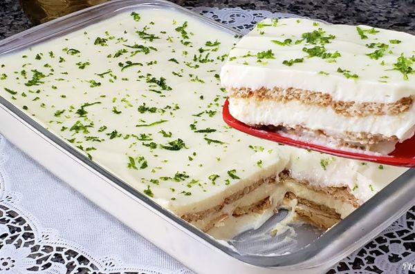 Pavê de Mousse de Limão com Bolacha Maizena