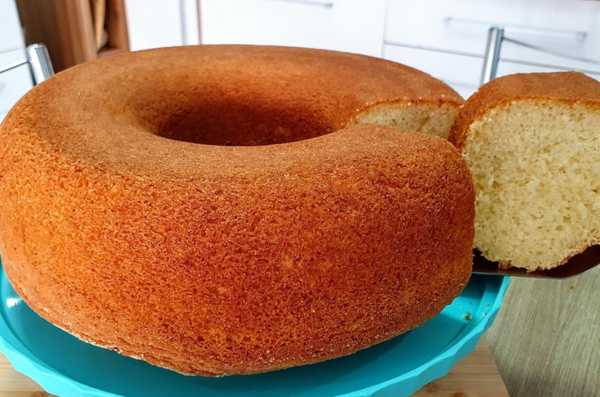 Bolo Simples Fofinho de Liquidificador | Chef de Sofá